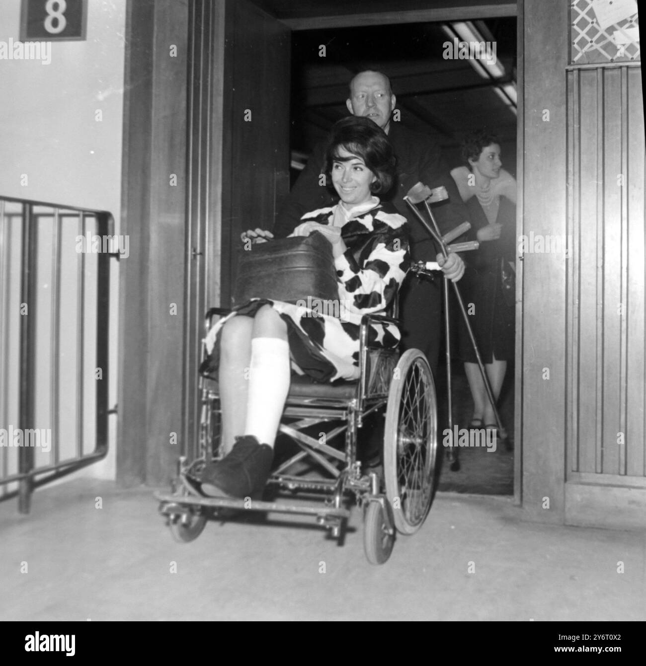 ACTRESS MARLA LANDI AT LONDON AIRPORT / 30 JANUARY 1962 Stock Photo - Alamy