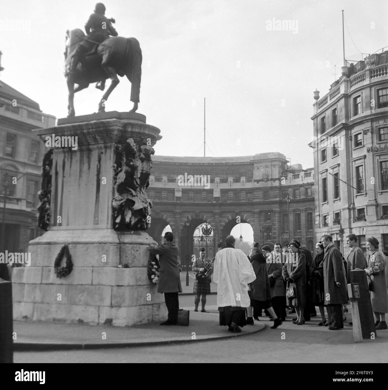 CHARLES I 313RD ANNIVERSARY ROYAL STUART SOCIETY WREAT IN LONDON 30 ...