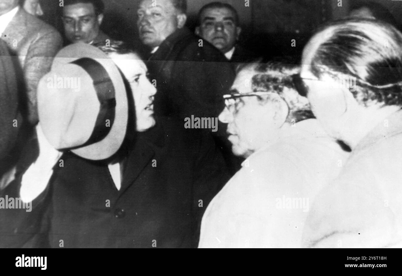 BARTOLO LUCIANO AT HIS BROTHER FUNERAL IN NAPLES / 29 JANUARY 1962 ...
