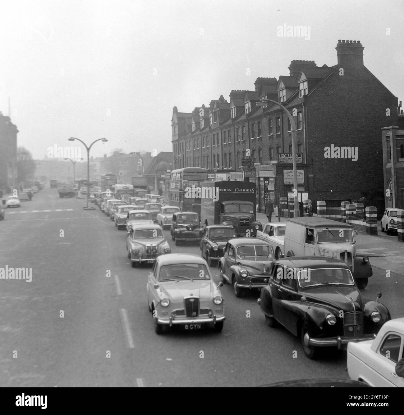 RAIL STRIKES IN LONDON - LONG LINES OF JAMMED TRAFFIC 29 JANUARY 1962 ...