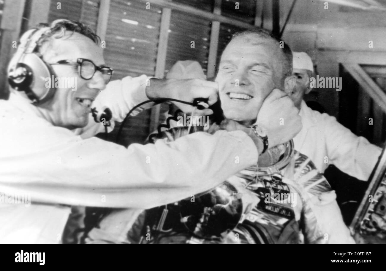 US ASTRONAUT JOHN GLENN / 27 JANUARY 1962 Stock Photo - Alamy