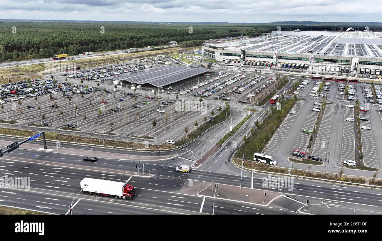 Tesla Giga Factory on the A10 motorway, in the centre of the picture is ...