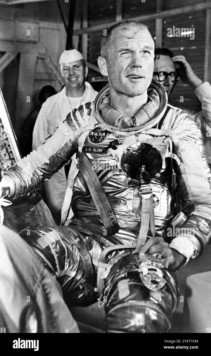 27 JANUARY 1962 U.S. ASTRONAUT JOHN GLENN AFTER HIS TRI-ORBITAL FLIGHT ...