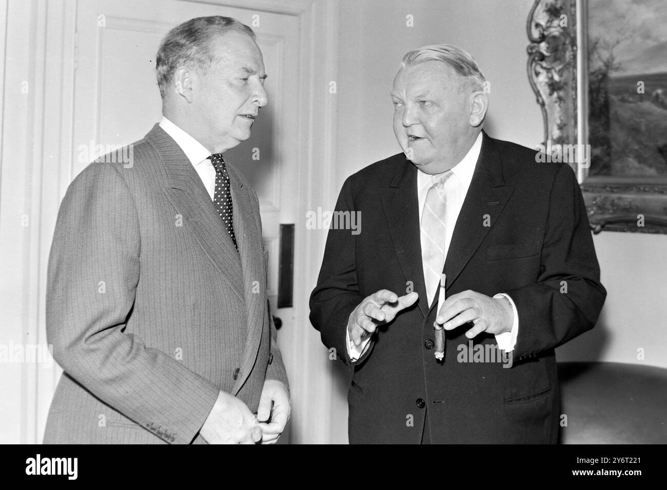 BRITISH CHANCELLOR OF THE EXCHEQUER SELWYN LLOYD WITH WEST GERMAN VICE ...