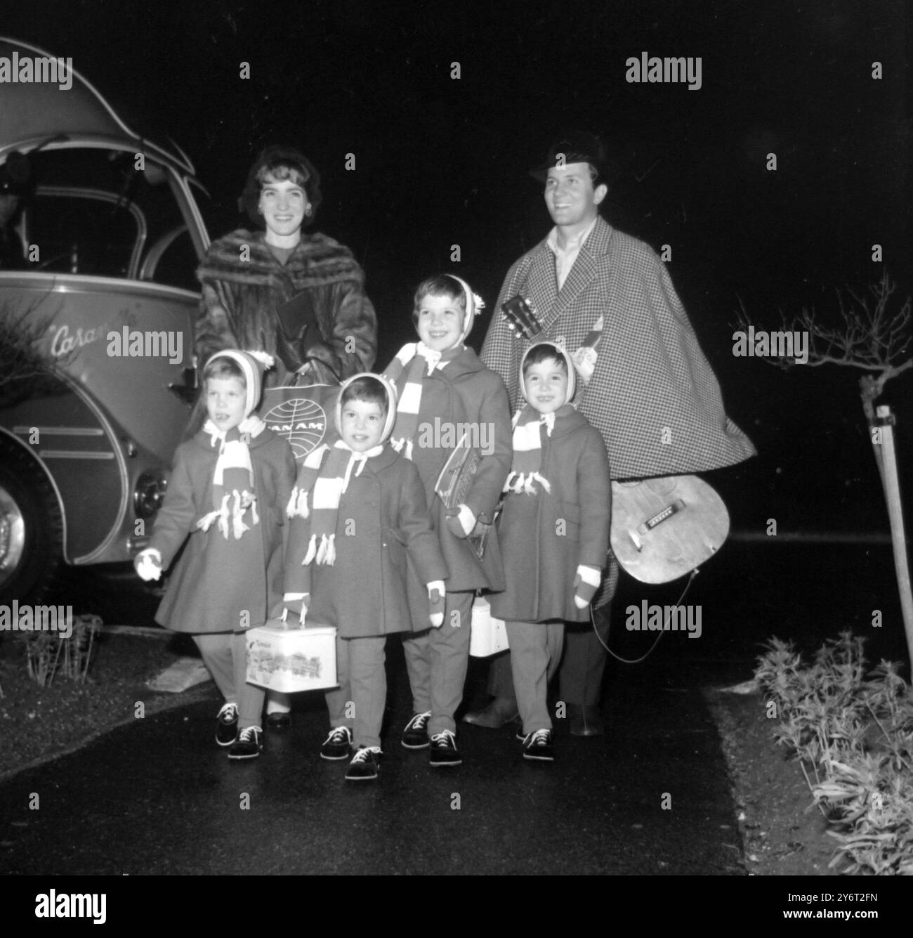 PAT BOONE WITH WIFE AND CHILDREN / 24 JANUARY 1962 Stock Photo - Alamy