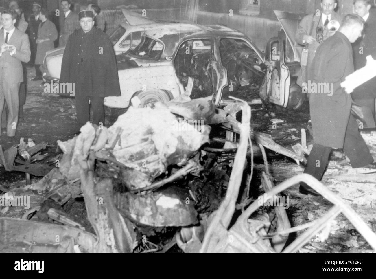 BOMB EXPLOSION AT FRENCH MINISTRY IN PARIS 22 JANUARY 1962 Stock Photo ...