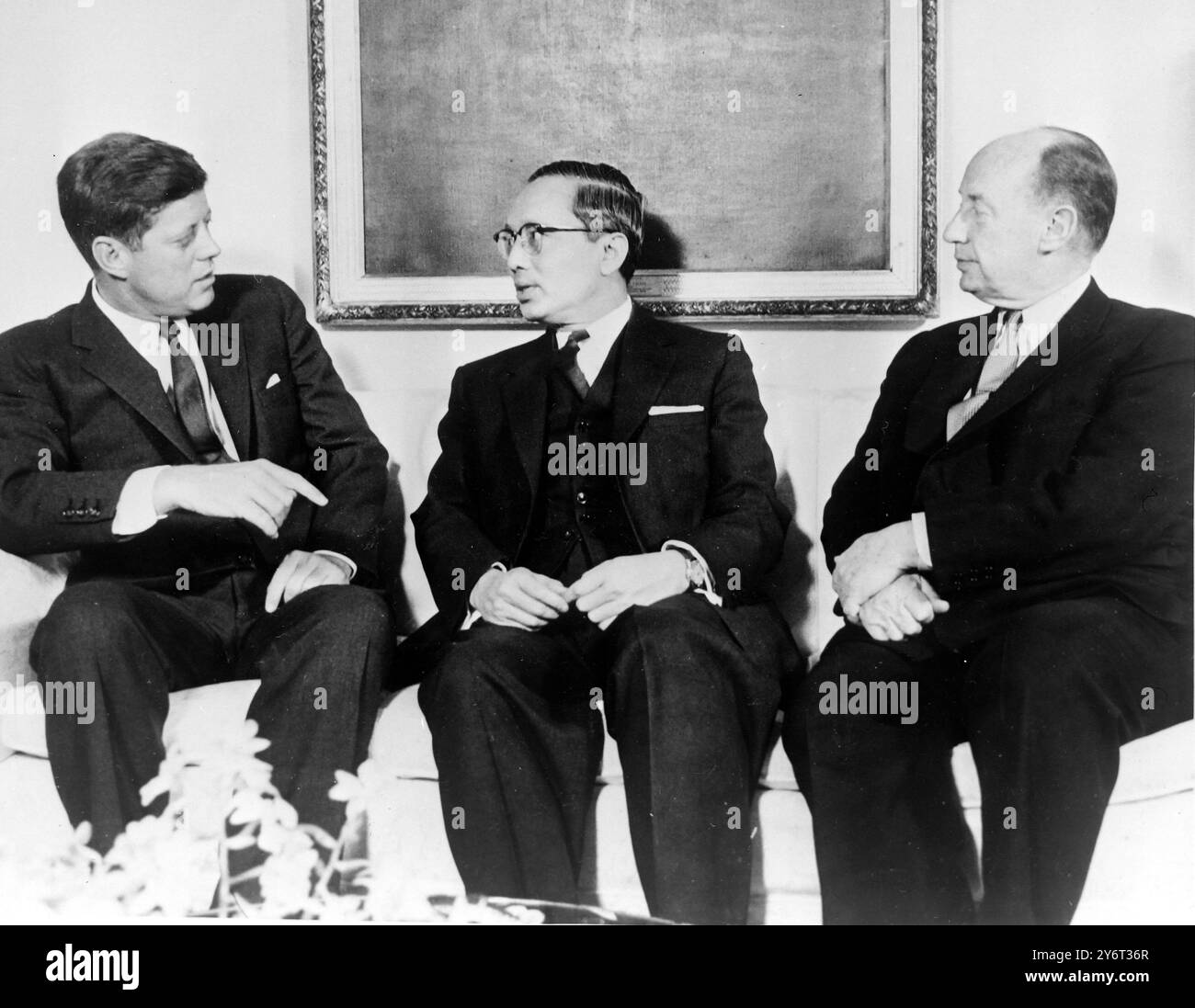 US AMERICAN PRESIDENT JOHN F KENNEDY WITH ADLAI STEVENSON AT WALDORF ...
