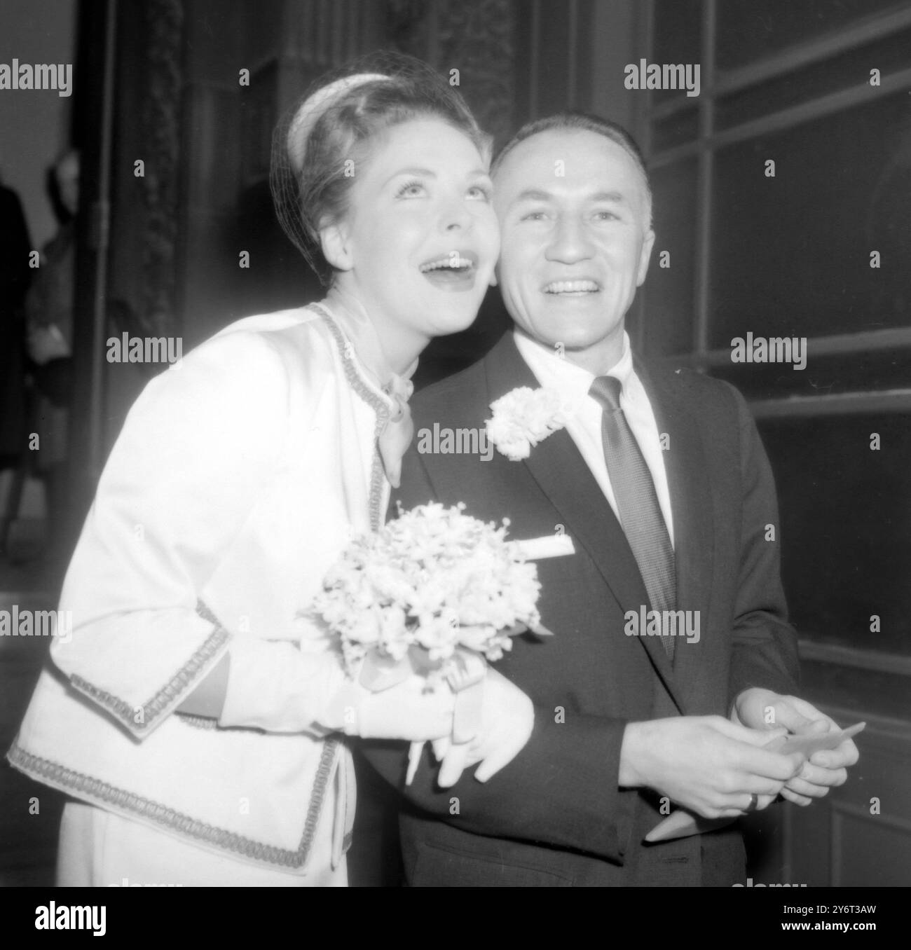 JANINE GRAY J WEDS HERMAN GOFFBER / 18 JANUARY 1962 Stock Photo - Alamy