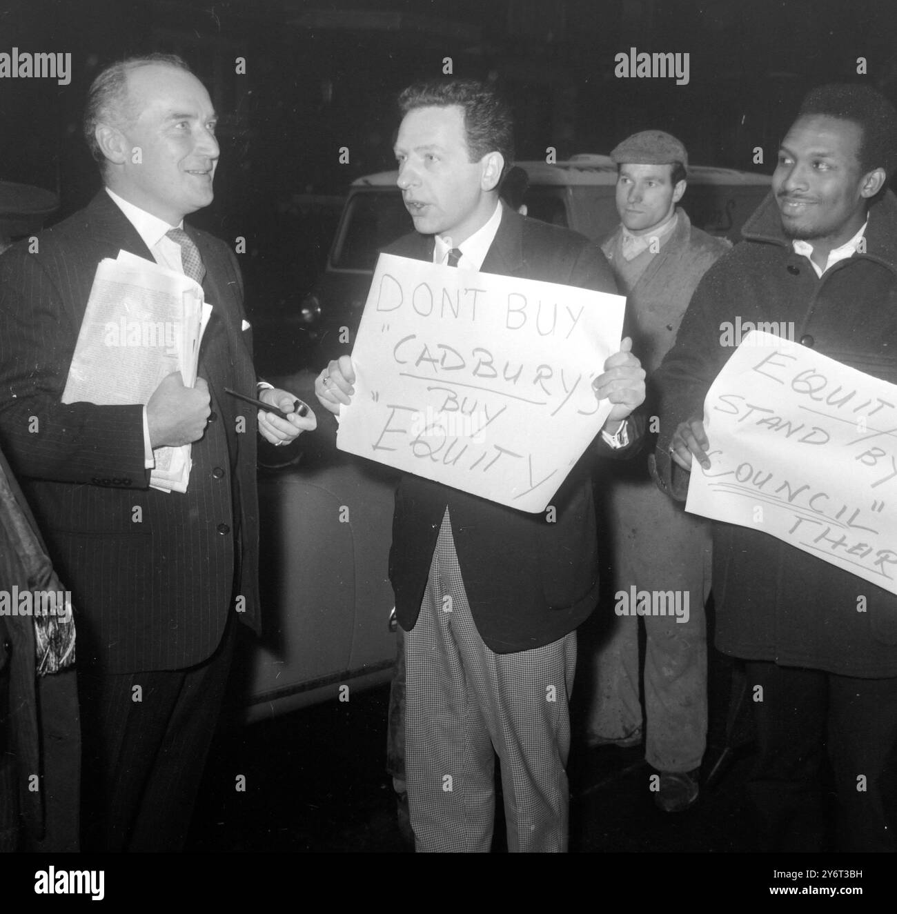 STRIKES ACTOR PETER CADBURY HOLDS BANNER OUTSIDE MEETING 19 JANUARY ...