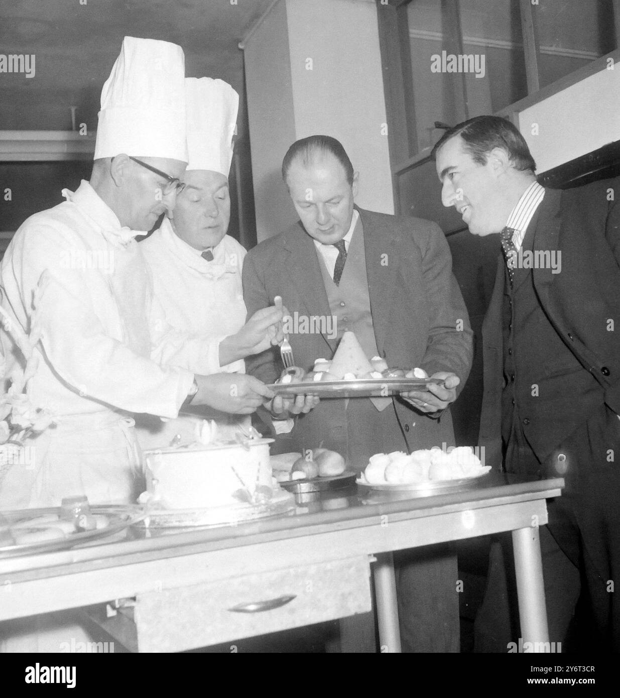 1960s chef hi-res stock photography and images - Alamy