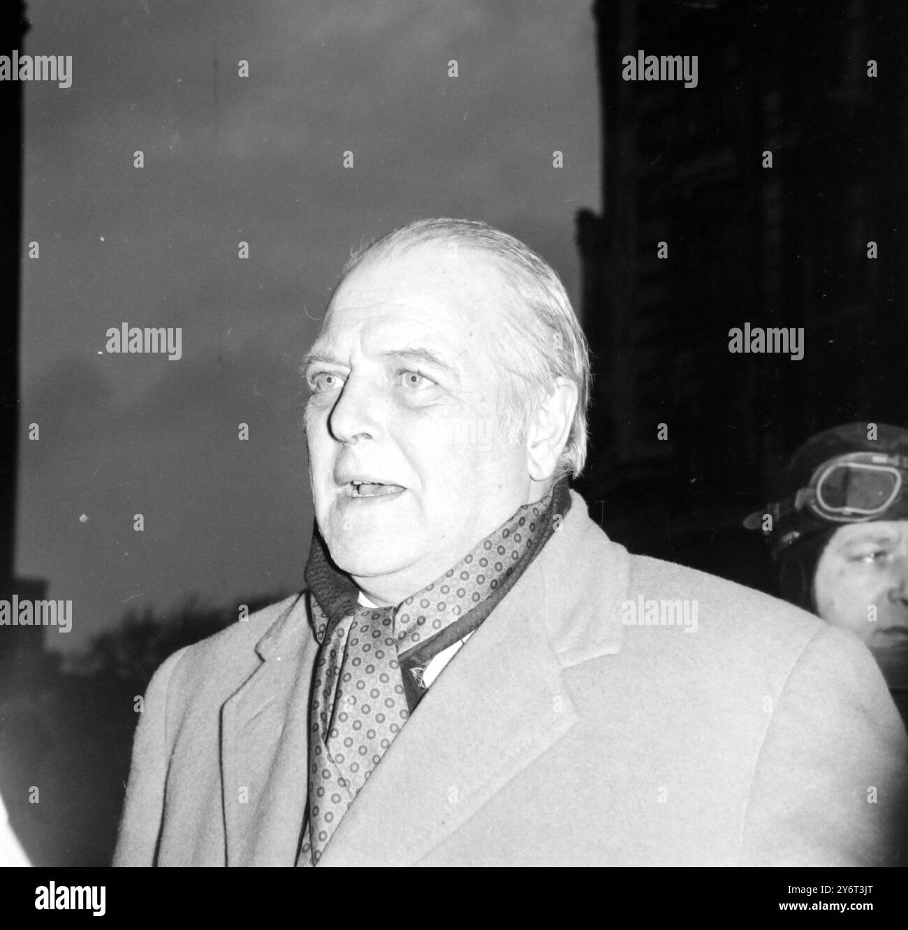 RANDOLPH CHURCHILL IN LONDON PORTRAIT / 17 JANUARY 1962 Stock Photo - Alamy