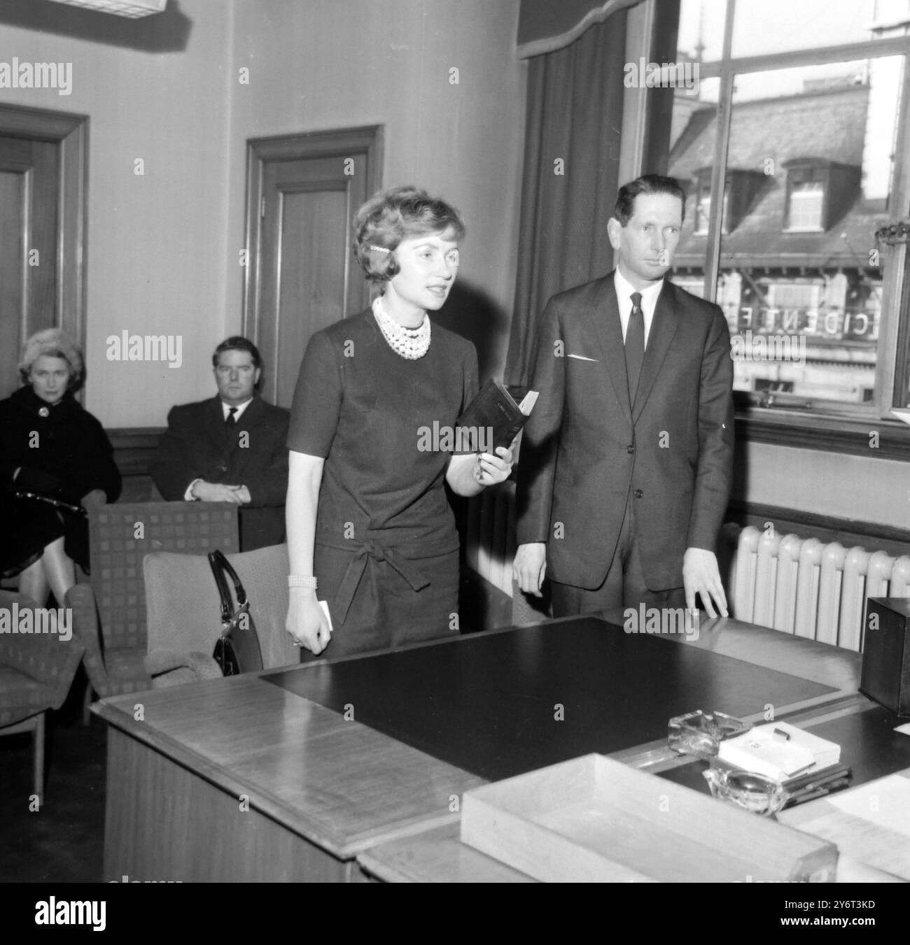 EMILIA HOWE WITH HUSBAND BOB HOWE TENNIS STAR IN LONDON READING BIBLE ...