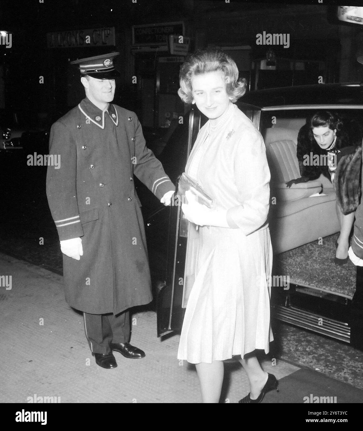 PRINCESS ALEXANDRA AT JAPAN SOCIETY COCKTAIL PARTY IN LONDON 16 JANUARY ...