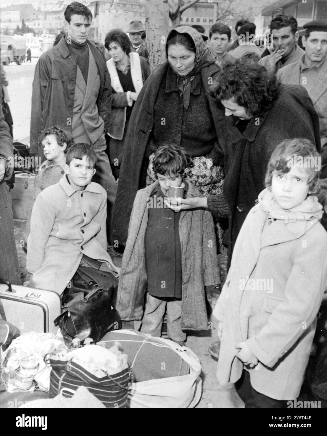 EARTHQUAKE FAMILY EVACUATED STRICKEN AREA MAKASARKA IN SPLIT 16 JANUARY ...