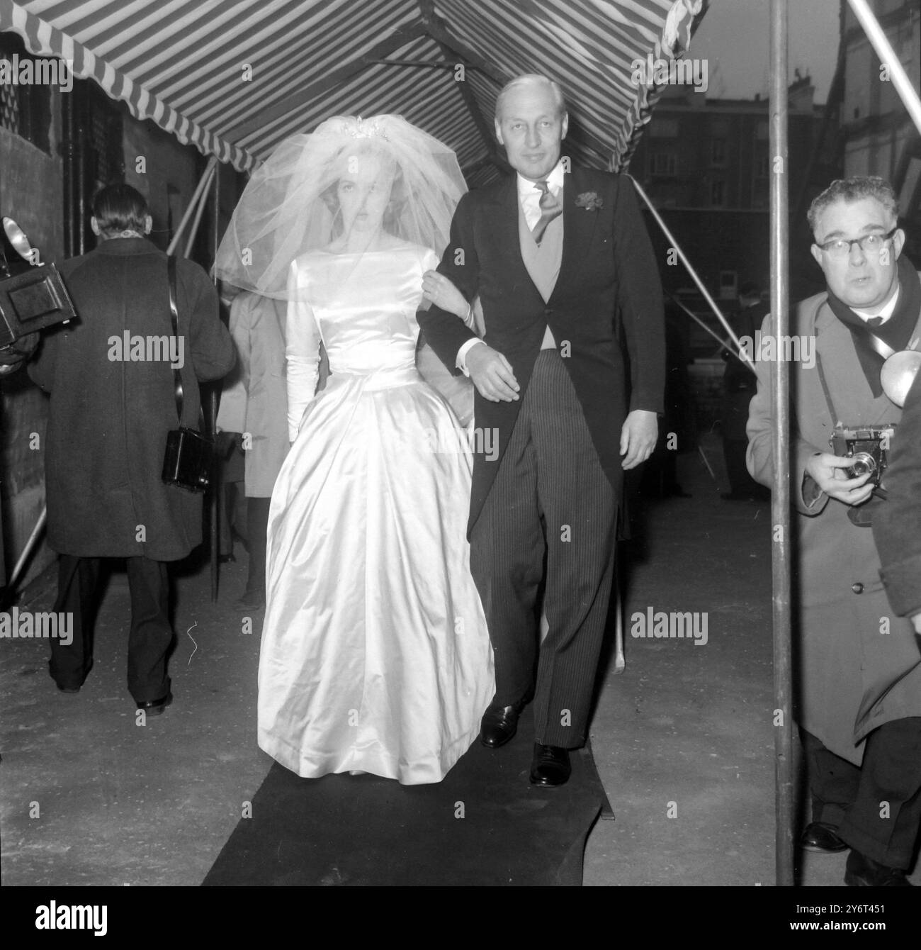 1962 wedding hi-res stock photography and images - Alamy
