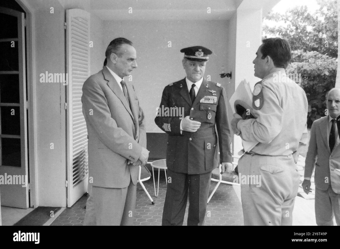 HENRY GRACE WITH FILM STAR THE LONGEST DAY / 14 JANUARY 1962 Stock ...