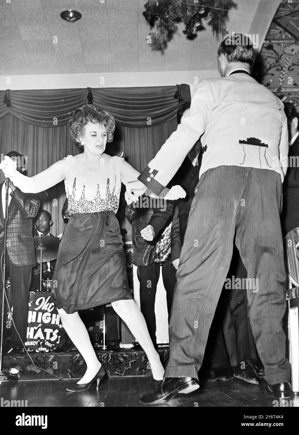 Gingold hi-res stock photography and images - Alamy