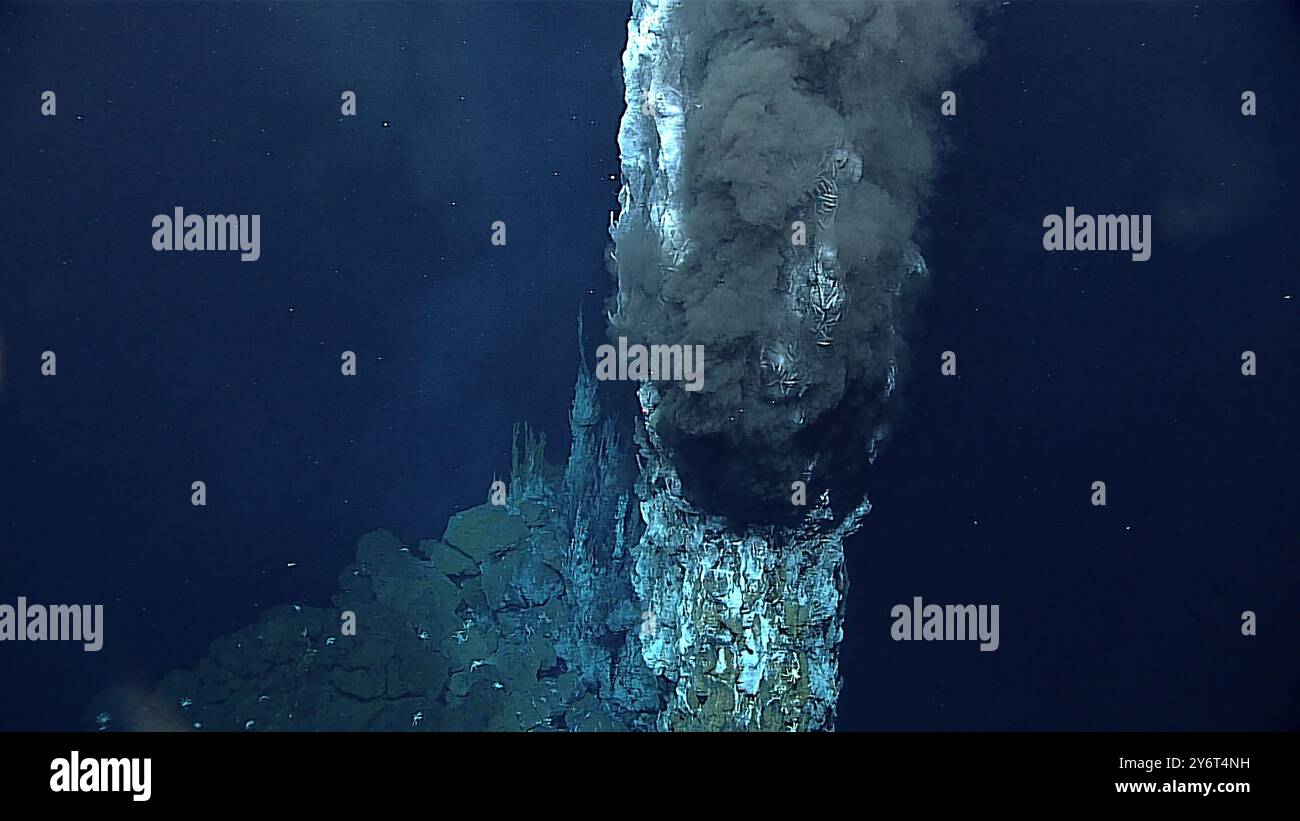 Black smokers ocean hi-res stock photography and images - Alamy