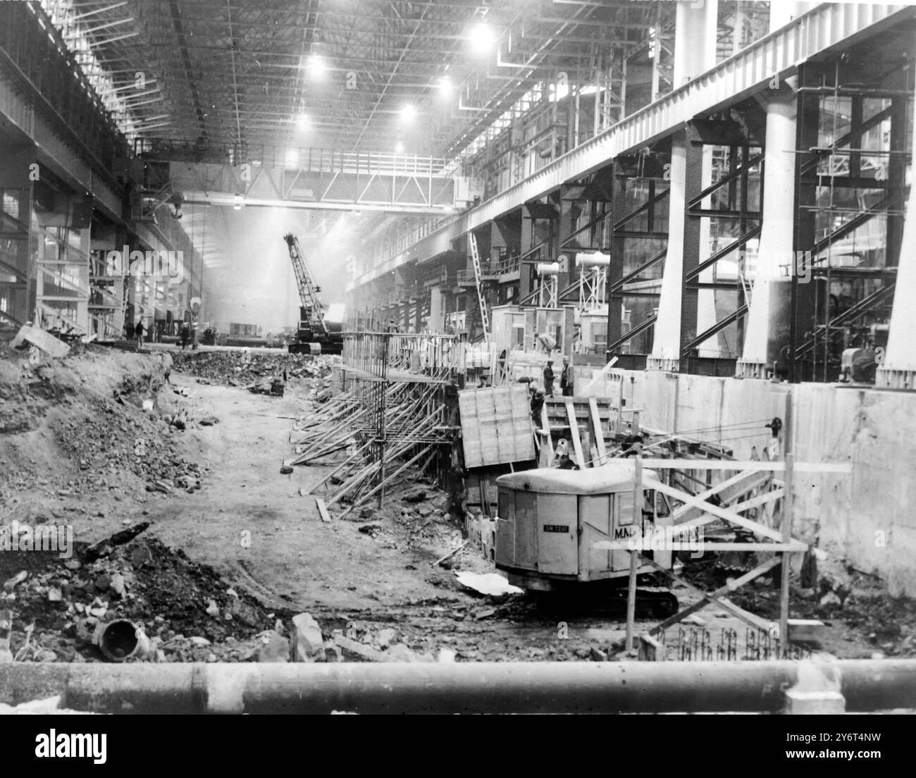 INDUSTRY GARTCOSH WORKS GLASGOW 11 JANUARY 1962 Stock Photo - Alamy