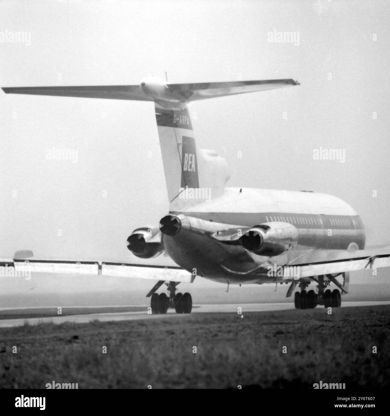 JET AIRLINER DE HAVILLAND TRIDENT 8 JANUARY 1962 Stock Photo - Alamy