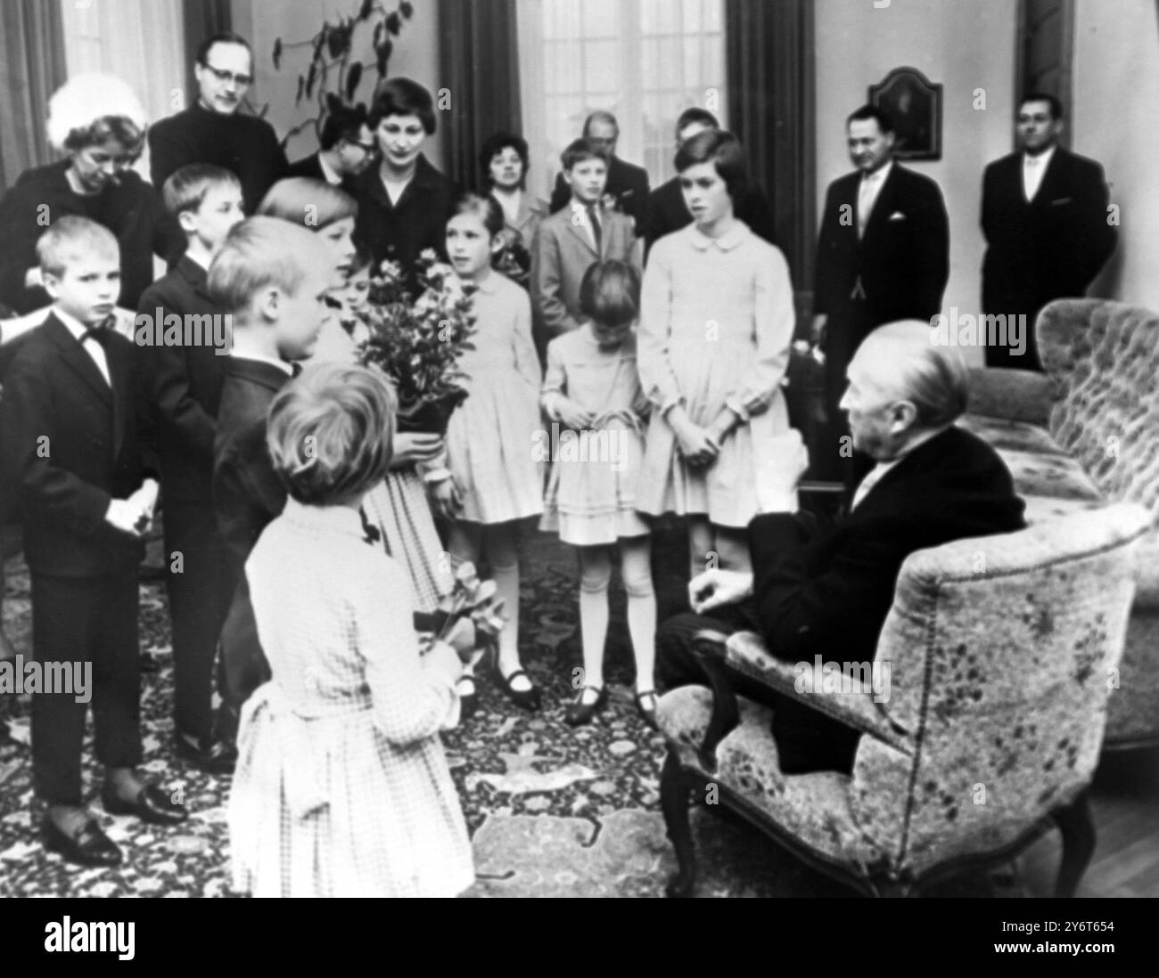 Family 60s archival Black and White Stock Photos & Images - Alamy