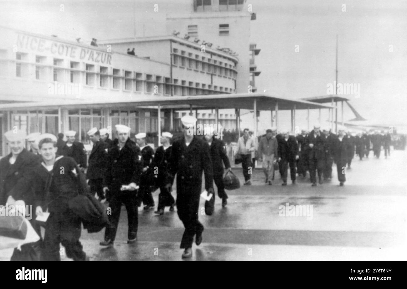 Black sailors us navy hi-res stock photography and images - Alamy