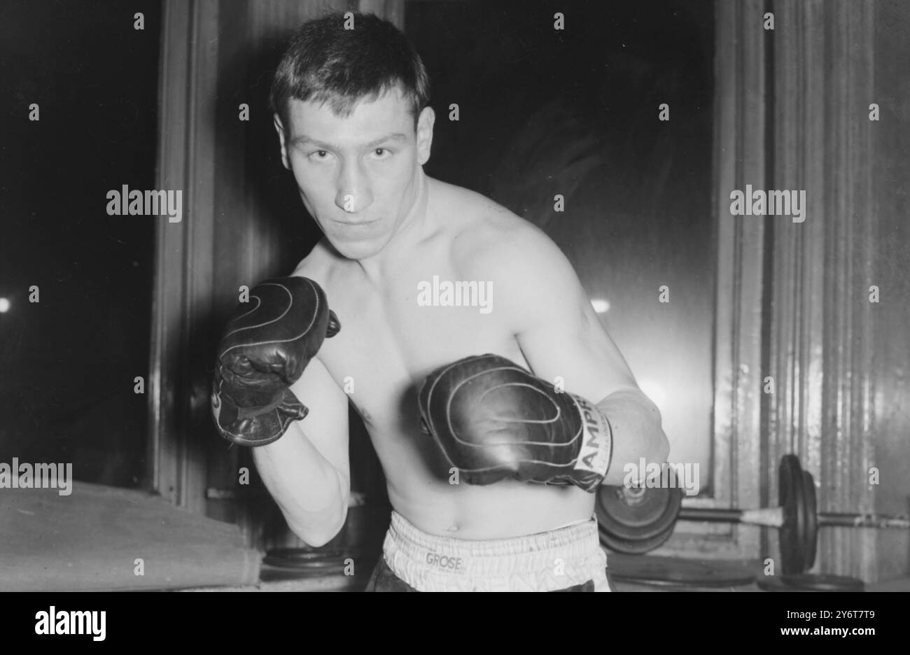BOXER FREDDIE KING PORTRAIT / 30 DECEMBER 1961 Stock Photo - Alamy