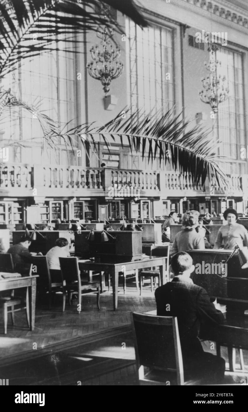 100th anniversary of lenin Black and White Stock Photos & Images - Alamy