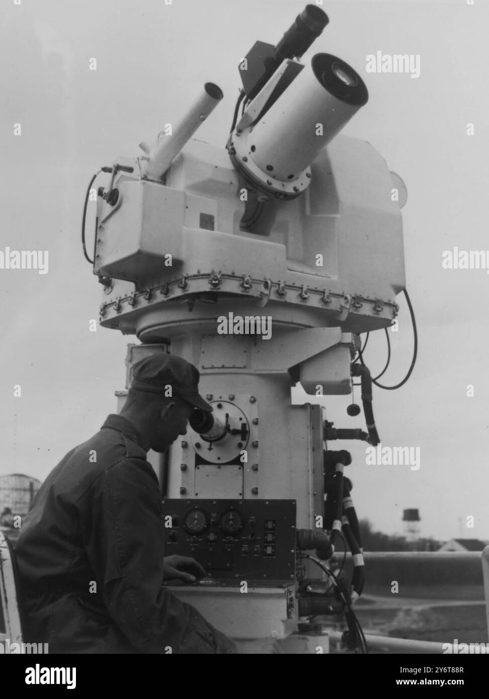 Missile tracker hi-res stock photography and images - Alamy