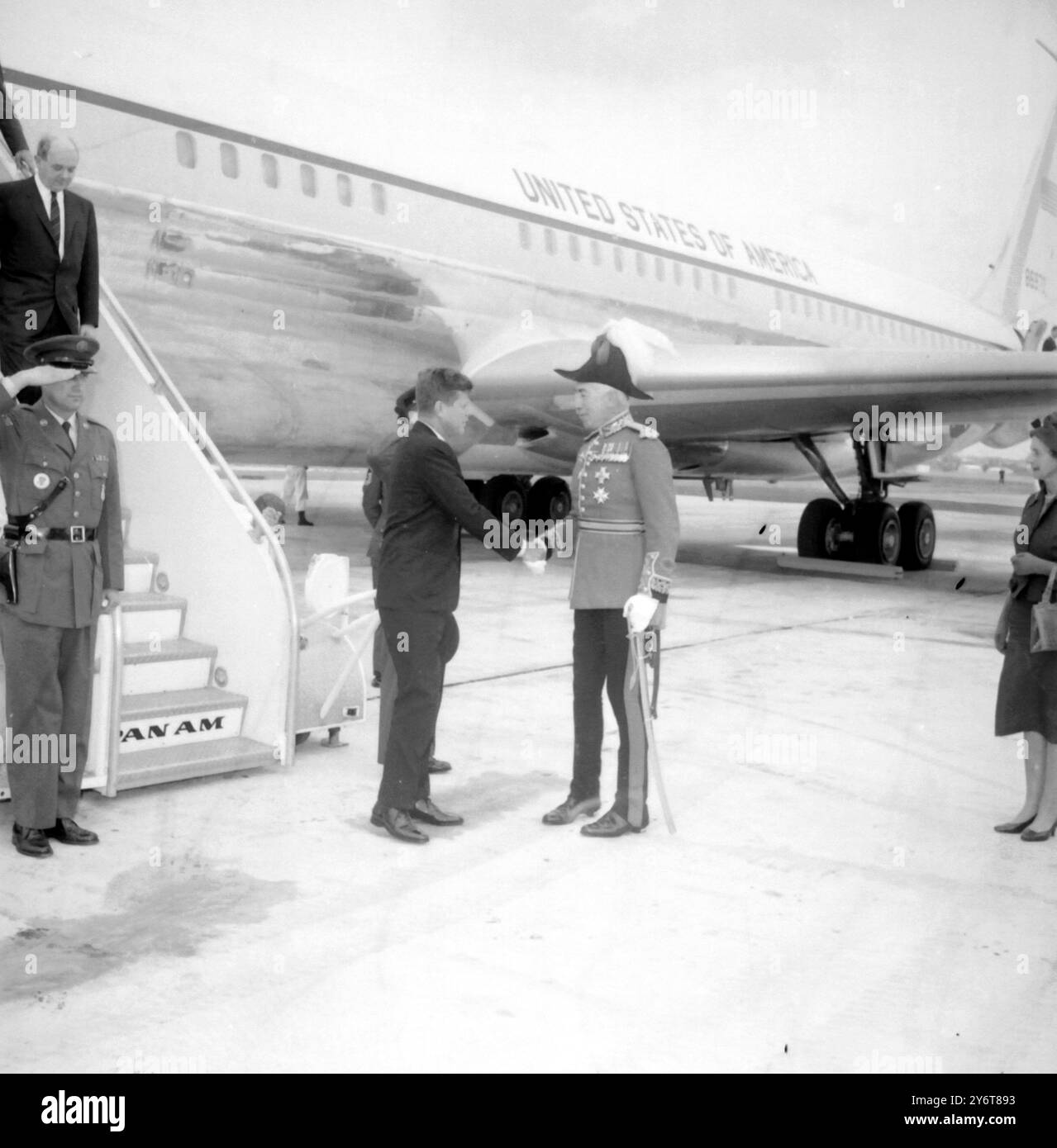 US PRESIDENT JOHN F KENNEDY WITH JULIAN GASCOIGNE IN BERMUDA / 23 ...