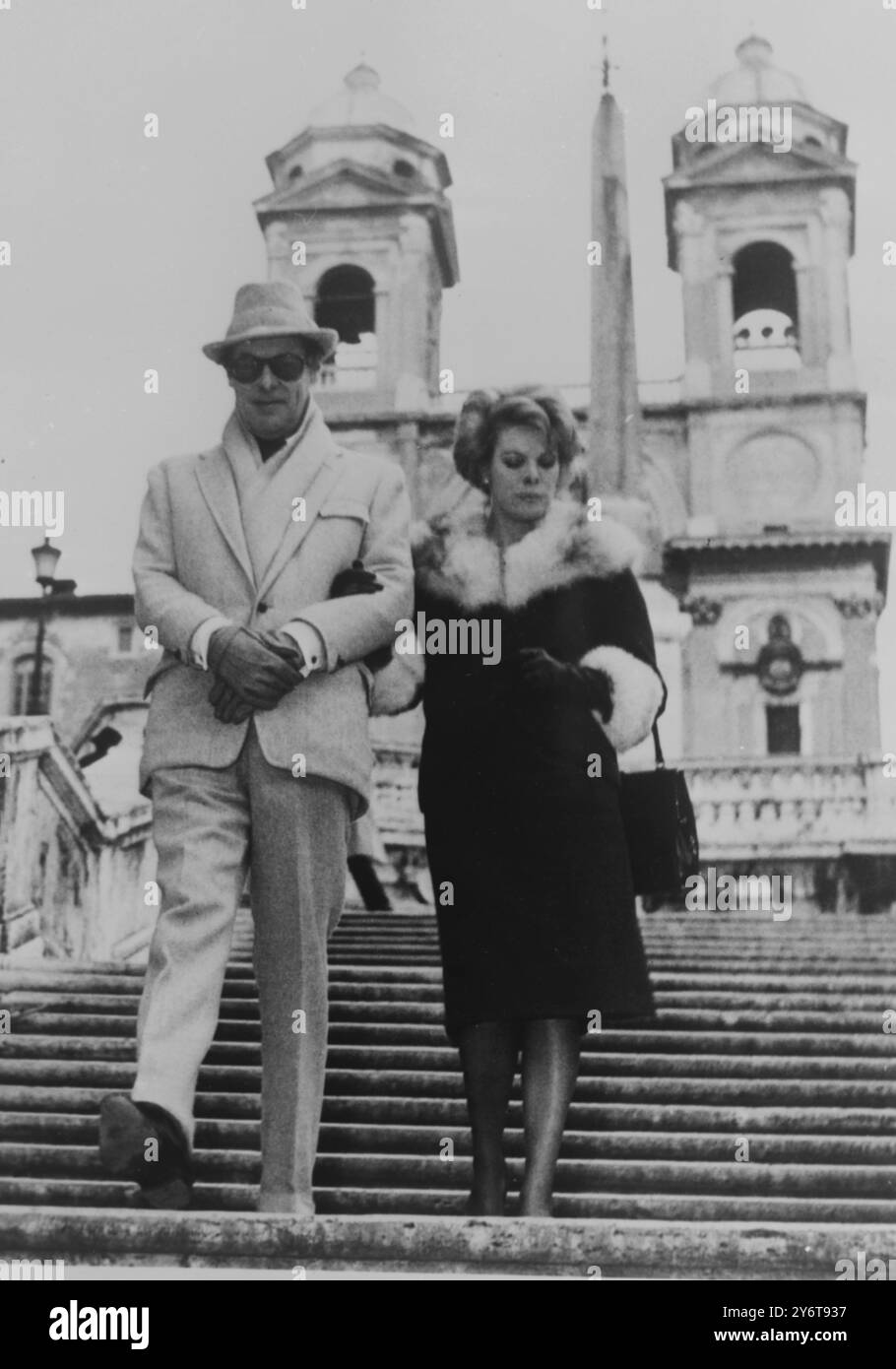 BRITISH ACTOR REX HARRISON WITH FIANCEE RACHEL ROBERTS 19 DECEMBER 1961 ...