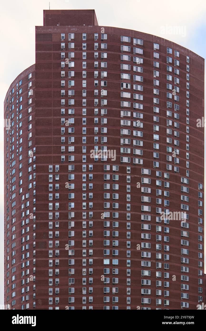 Red brick building distinctive hi-res stock photography and images - Alamy