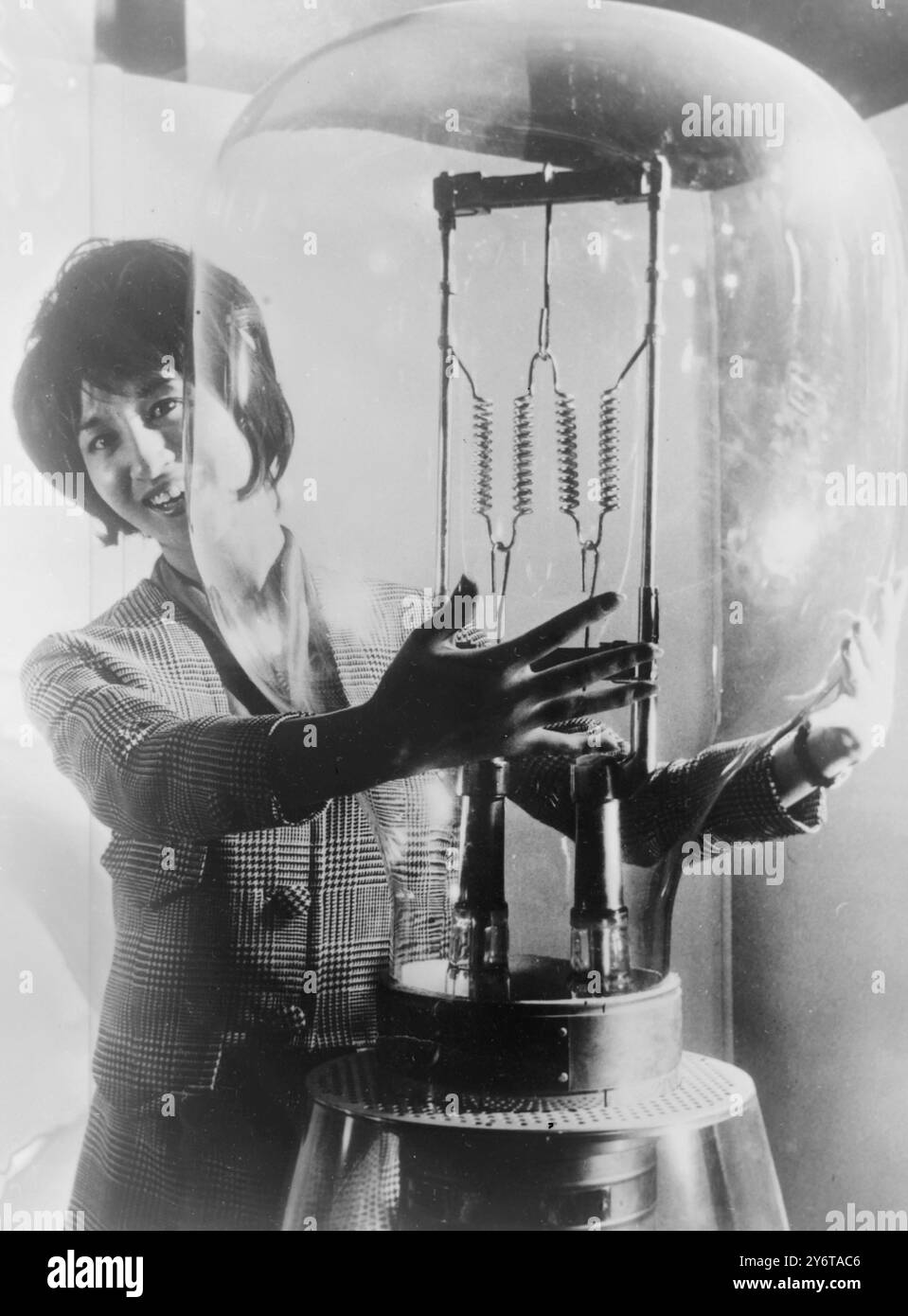 ELECTRIC LARGEST ELECTRIC BULB 50 KILOWATTS 12 DECEMBER 1961 Stock ...
