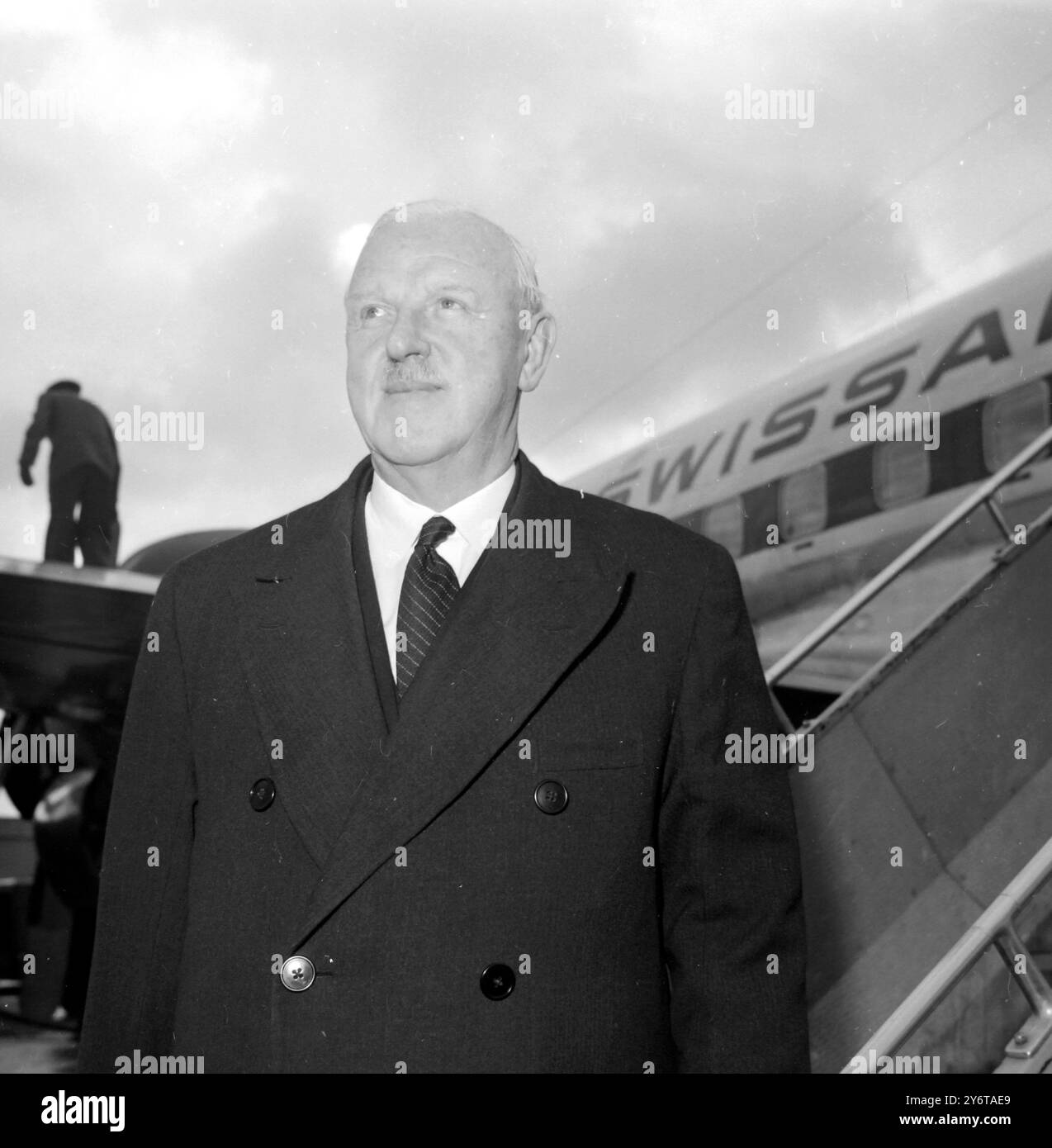 STANLEY ROUS AT AIRPORT IN LONDON 12 DECEMBER 1961 Stock Photo - Alamy