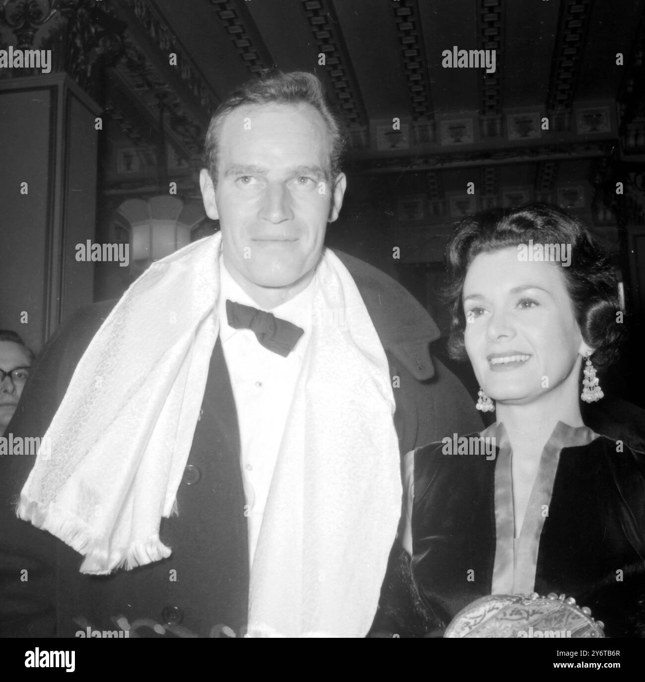 CHARLTON HESTON WITH WIFE AT EL CID PREMIERE IN LONDON / 6 DECEMBER ...