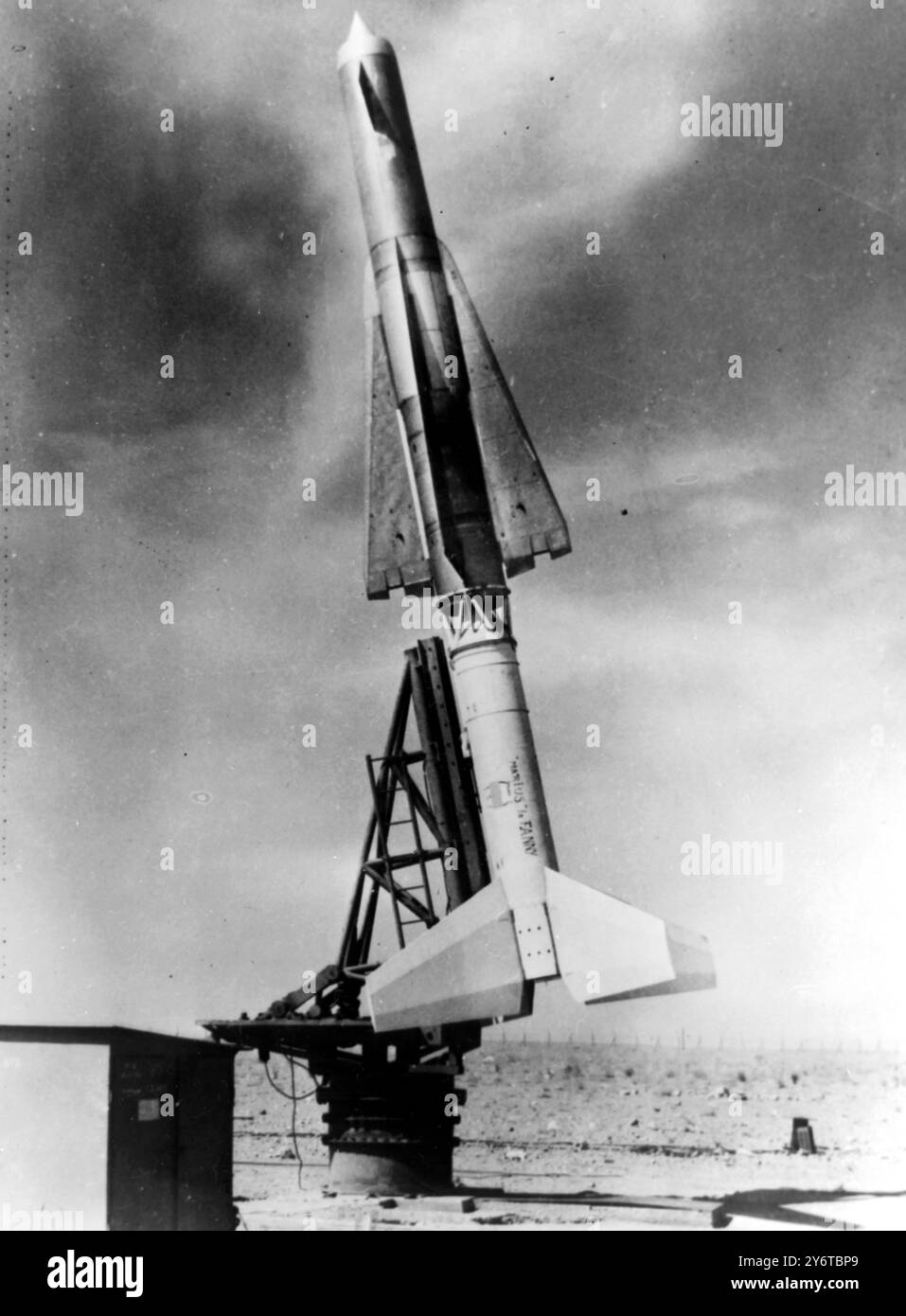 FRENCH JET MISSILE VEGA IN SAHARA 4 DECEMBER 1961 Stock Photo - Alamy