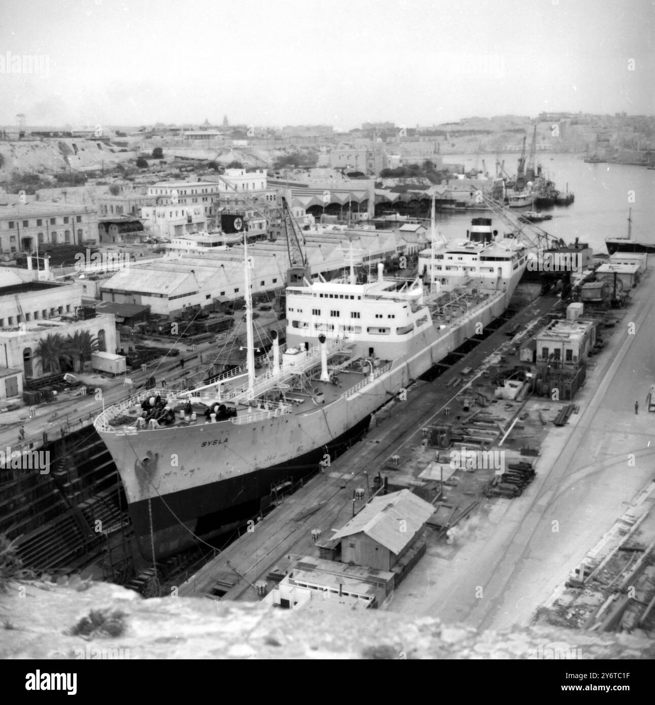 NORWEGIAN TANKER SYSLA IN MALTA 2 DECEMBER 1961 Stock Photo - Alamy