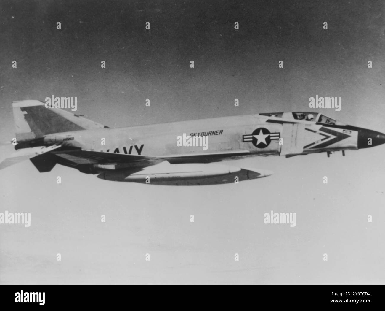 AVIATION PHANTOMF4H AFTER FLYING AIR SPEED RECORD OF 16000 MPH 29 ...