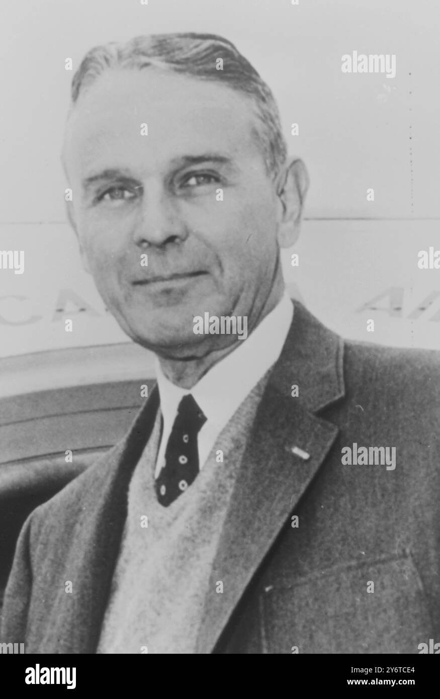 Maxwell taylor Black and White Stock Photos & Images - Alamy