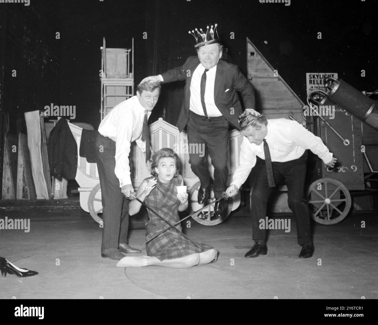 SINGER GARY MILLER, JANETTE SCOTT, JACKIE RAY AND CHARLIE DRAKE ...