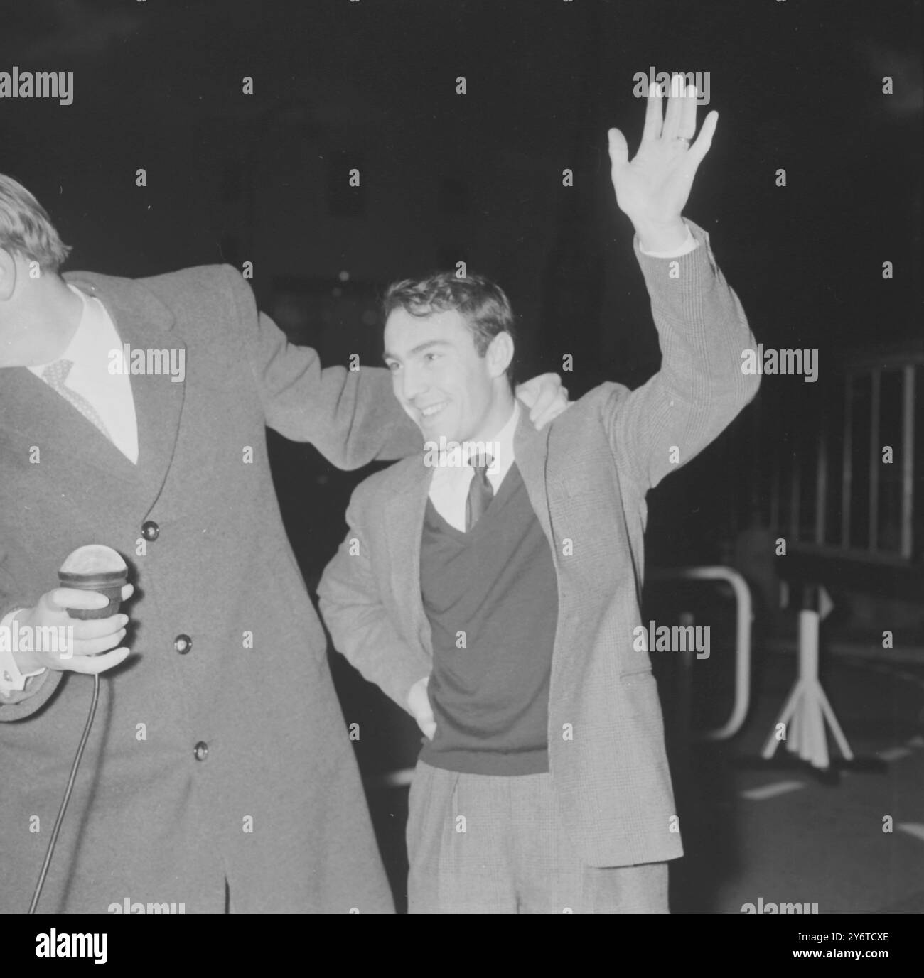 FOOTBALLER JIMMY GREAVES ARRIVES IN DOVER FROM MILAN 24 NOVEMBER 1961 ...