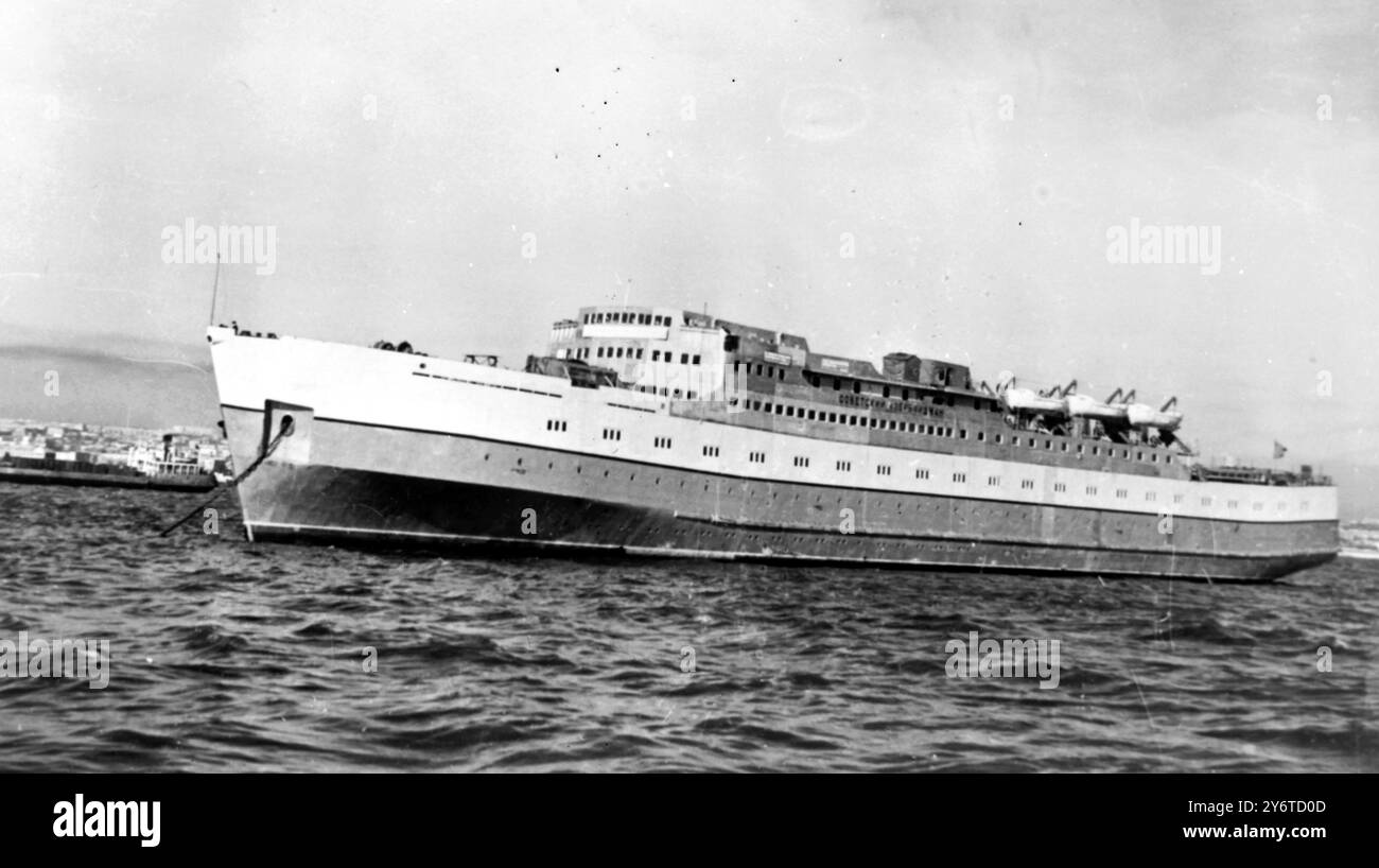 FERRIES SOVIET RAILWAY FERRY ENTERING HARBOUR AT BAKU 24 NOVEMBER 1961 ...