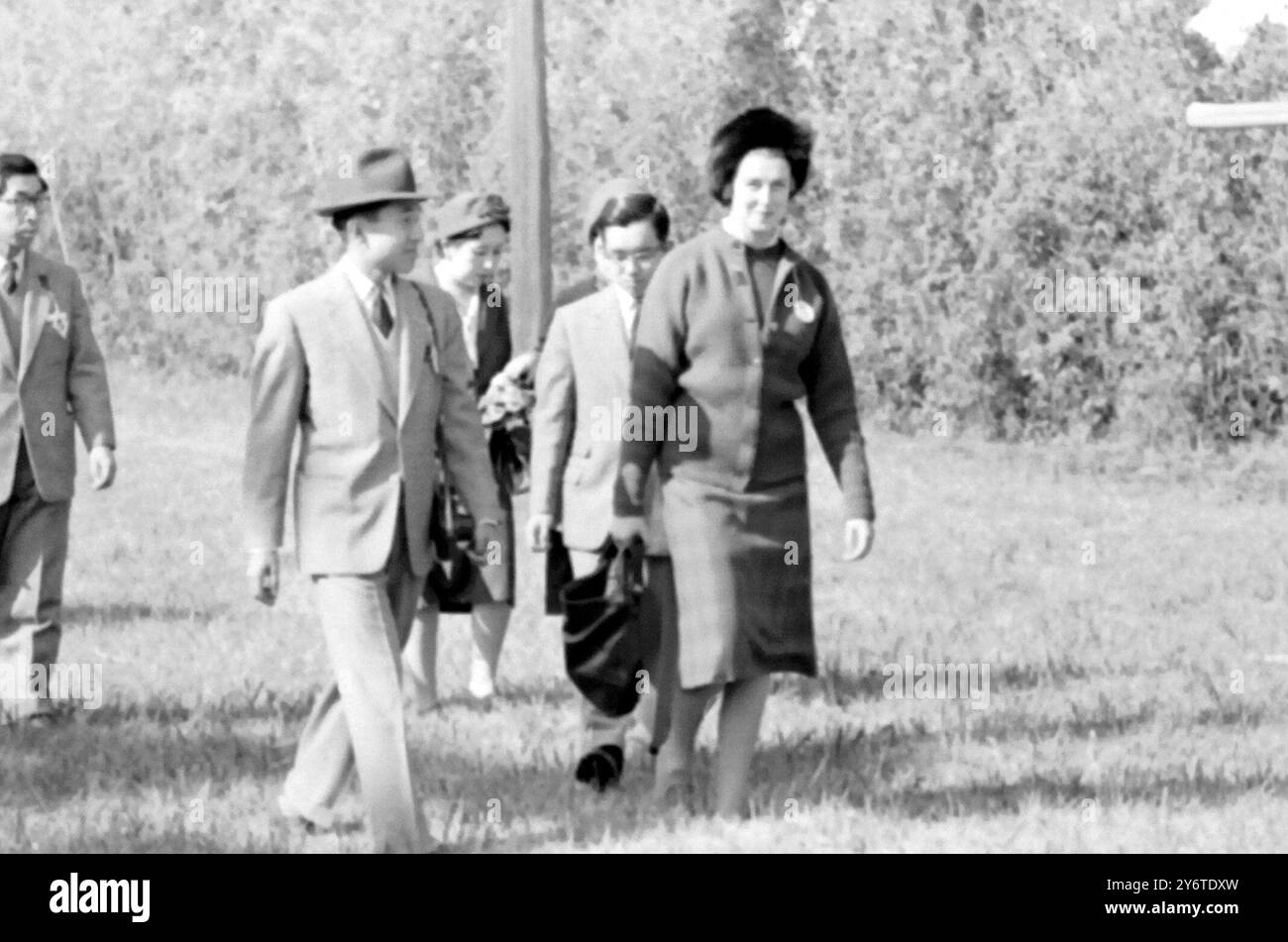 PRINCE AKIHITO WITH PRINCESS ALEXANDRA DURING DUCK HUNT IN TOKYO 18 ...