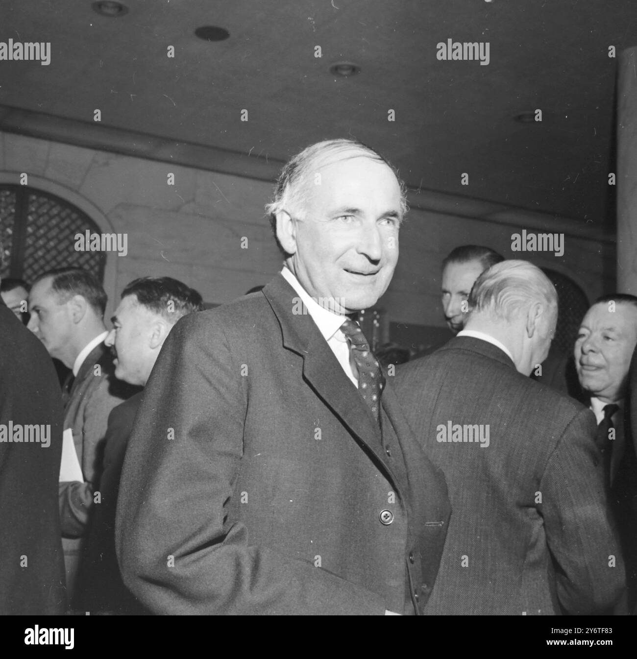BERNARD LOVELL AT MEN OF THE YEAR ANNOUNCEMENT IN LONDON 10 NOVEMBER ...