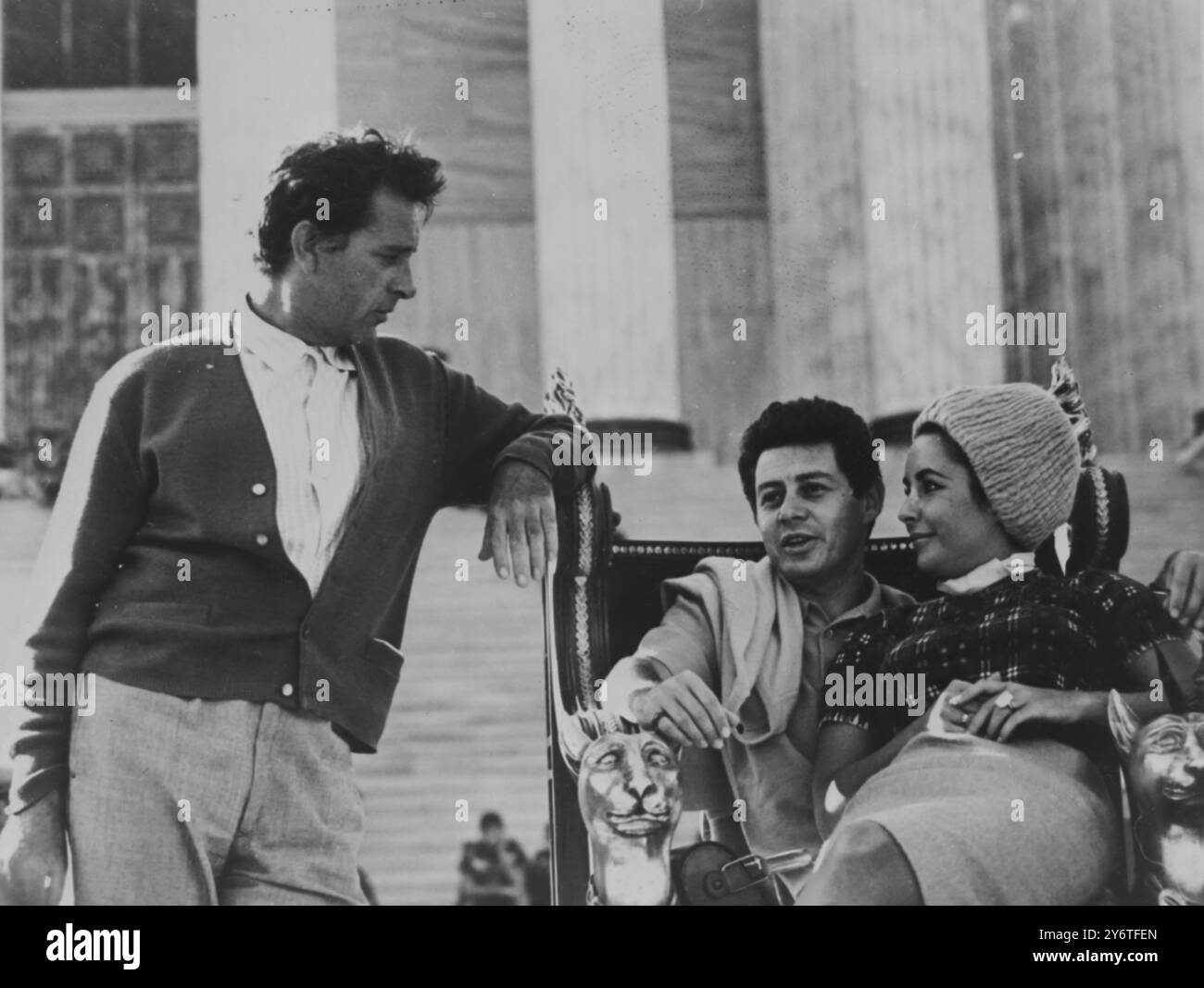 ACTRESS ELIZABETH TAYLOR WITH HUSBAND EDDIE FISHER IN ROME / 9 NOVEMBER ...