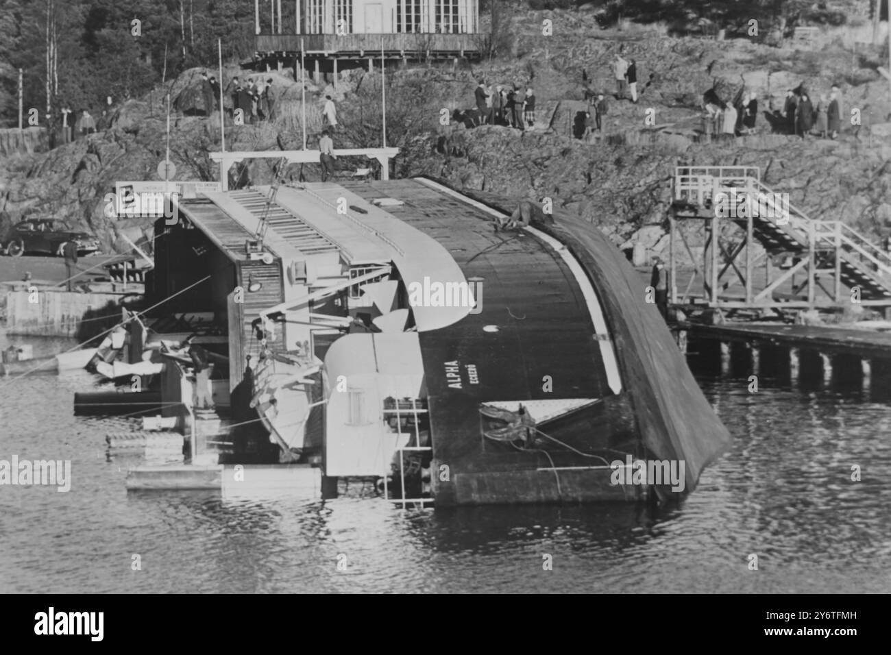 FERRY BOAT CAPSIZES - BOATS DINGHY ALPHA IN GRISSLEHAMN 7 NOVEMBER 1961 ...