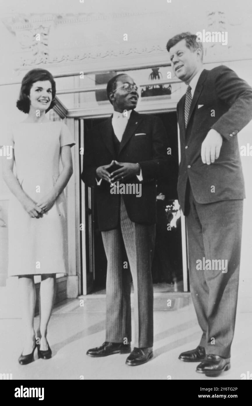 US AMERICAN PRESIDENT JOHN F KENNEDY WITH JACQUELINE JACKIE KENNEDY ...