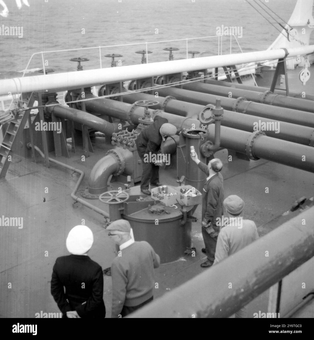 SHIPS BRITISH SUPER TANKER SOLEN IN CORNWALL 2 NOVEMBER 1961 Stock ...