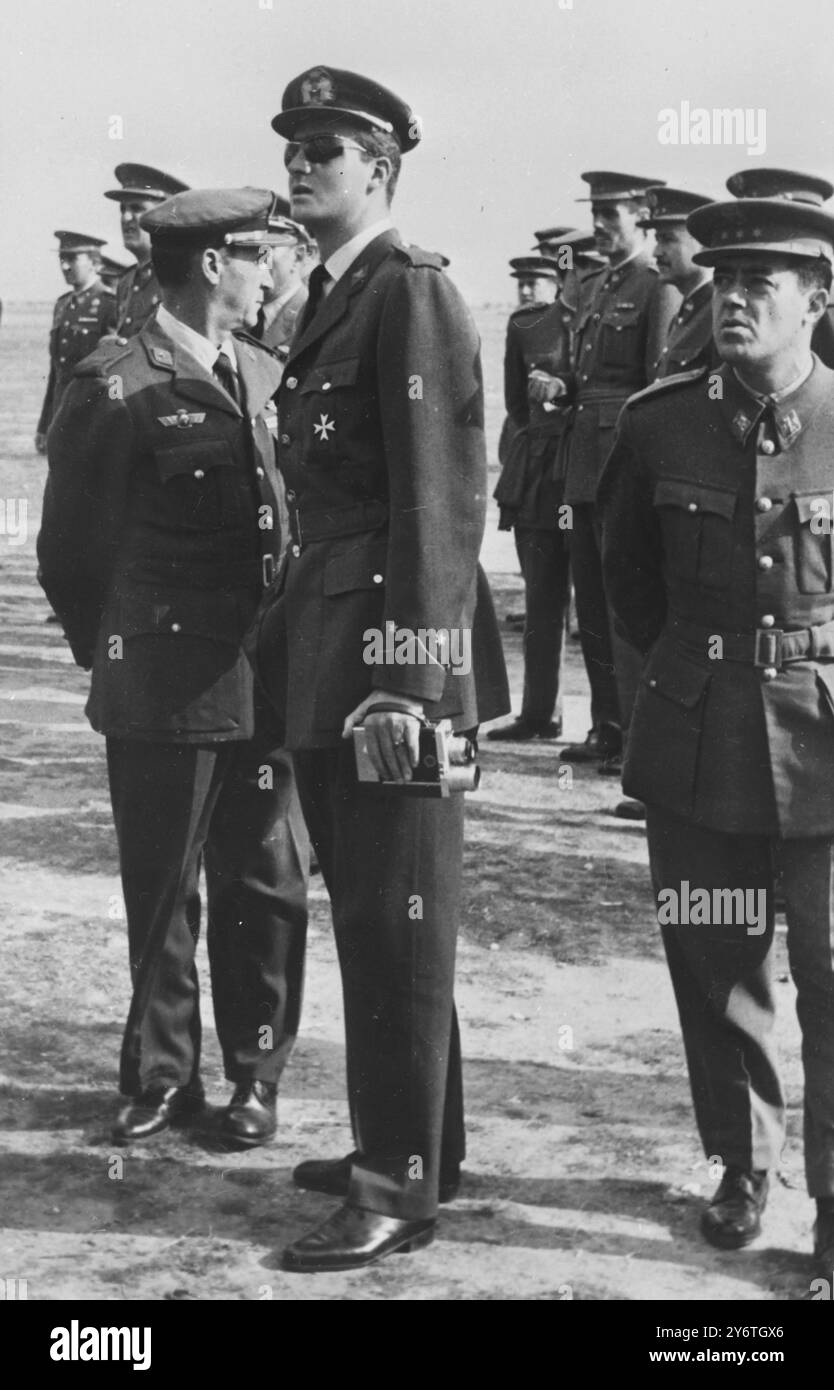 PRINCE JUAN CARLOS IN AIR FORCE UNIFORM 31 OCTOBER 1961 Stock Photo - Alamy