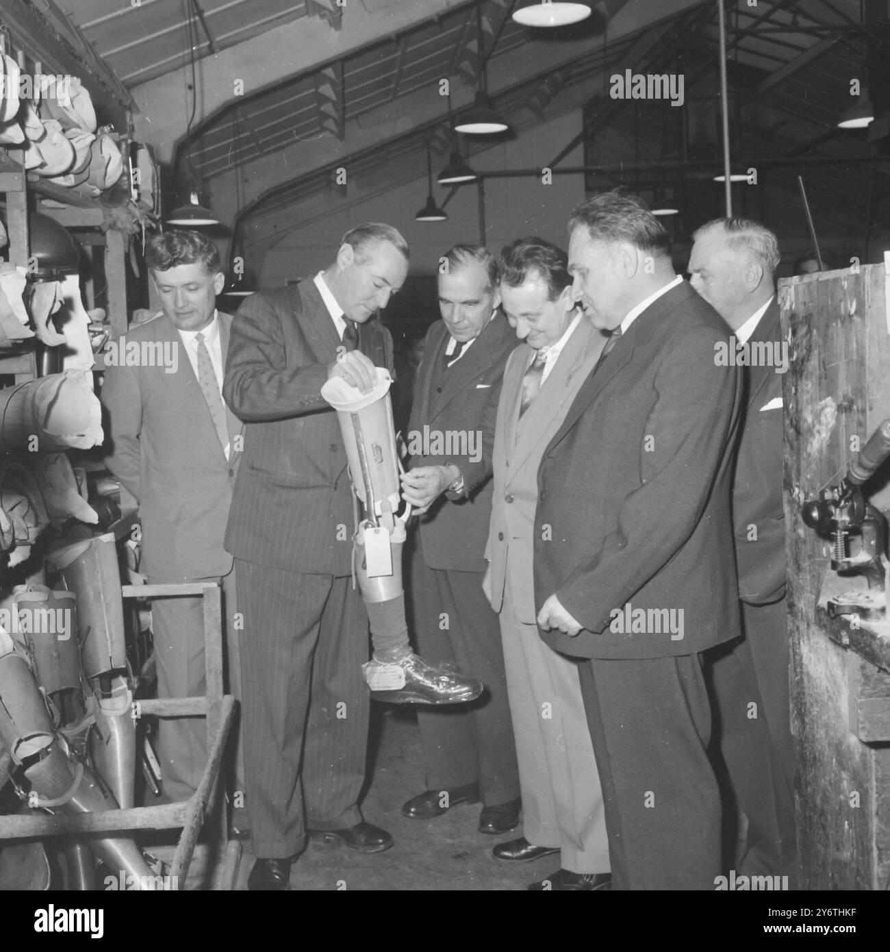SOVIET DELEGATION VISITS ARTIFICIAL LIMB SHOW IN LONDON 24 OCTOBER 1961 ...